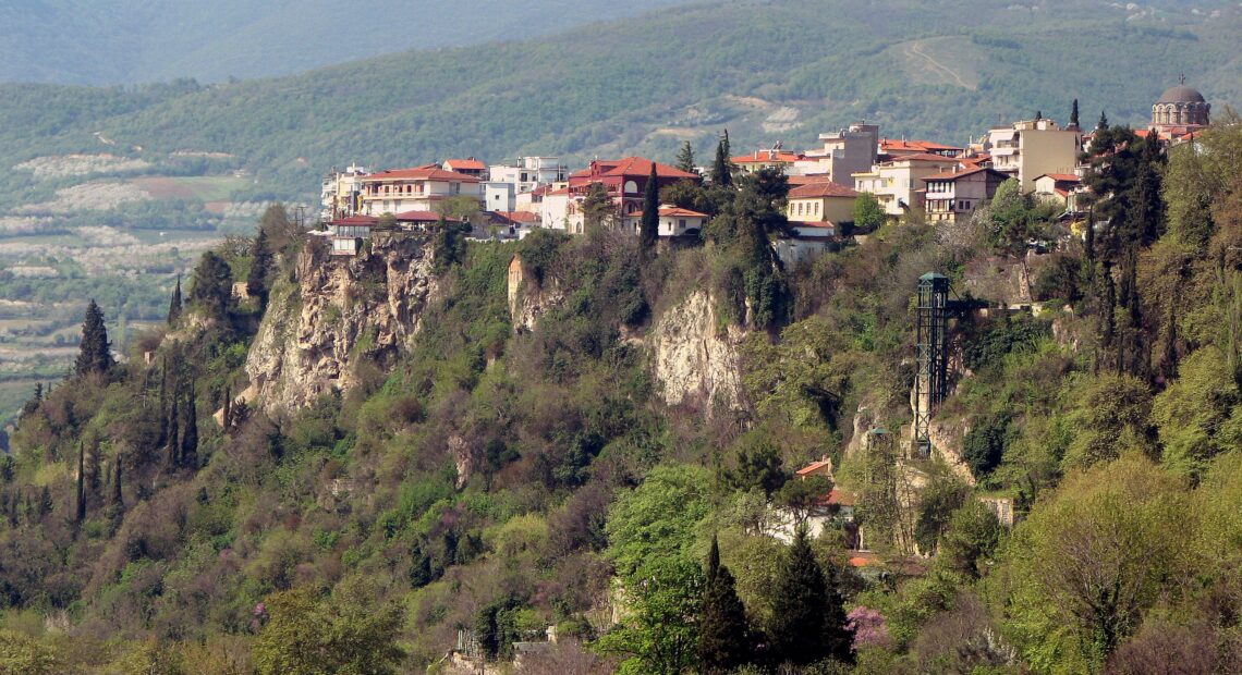 Ζήστε την Μακεδονική Αρχιτεκτονική στο Βαρόσι της Έδεσσας και τον ...
