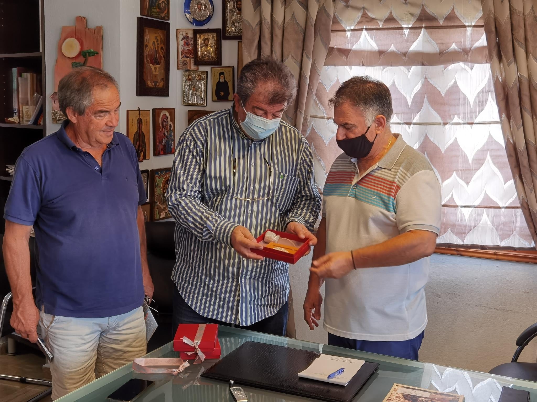 ΣΥΝΑΝΤΗΣΗ ΕΡΓΑΣΙΑΣ ΜΕ ΤΟΝ ΔΗΜΑΡΧΟ ΝΕΑΠΟΛΗΣ-ΣΥΚΕΩΝ - HalkidikiPost