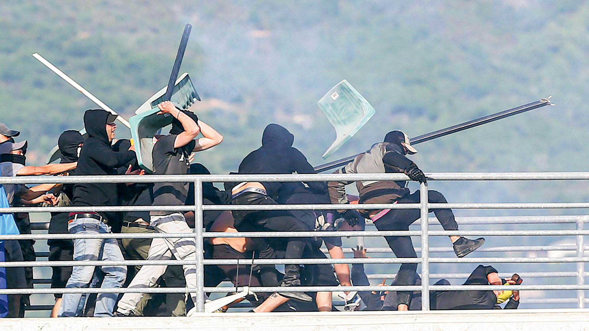 Για να παταχθεί η ΟΠΑΔΙΚΗ ΒΙΑ εντός κι εκτός γηπέδων η απάντηση είναι ...
