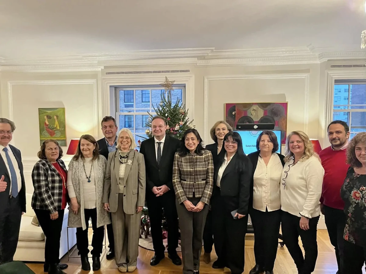 ΠΡΟΒΟΛΗ ΣΤΗ ΝΕΑ ΥΟΡΚΗ - HalkidikiPost